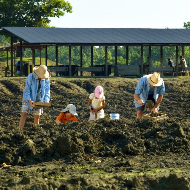 Diamond Digging | Arkansas State Parks