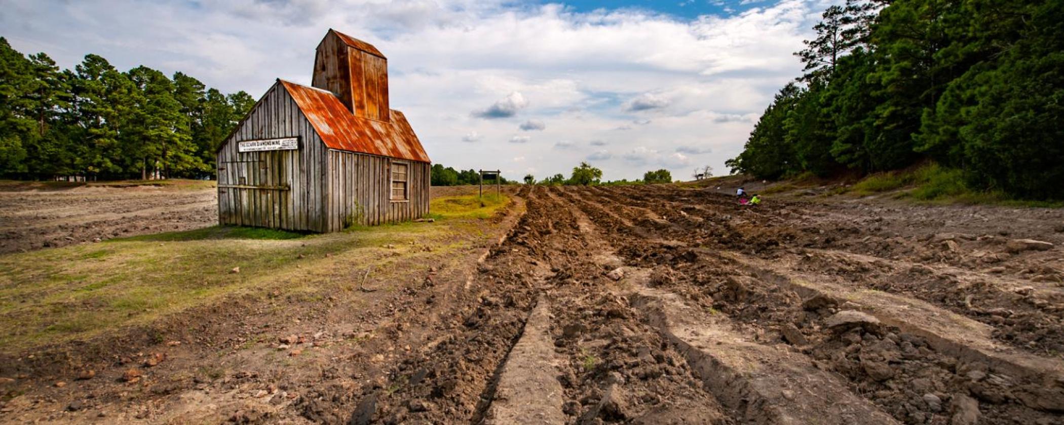 Visiting the Crater during the Spring | Arkansas State Parks